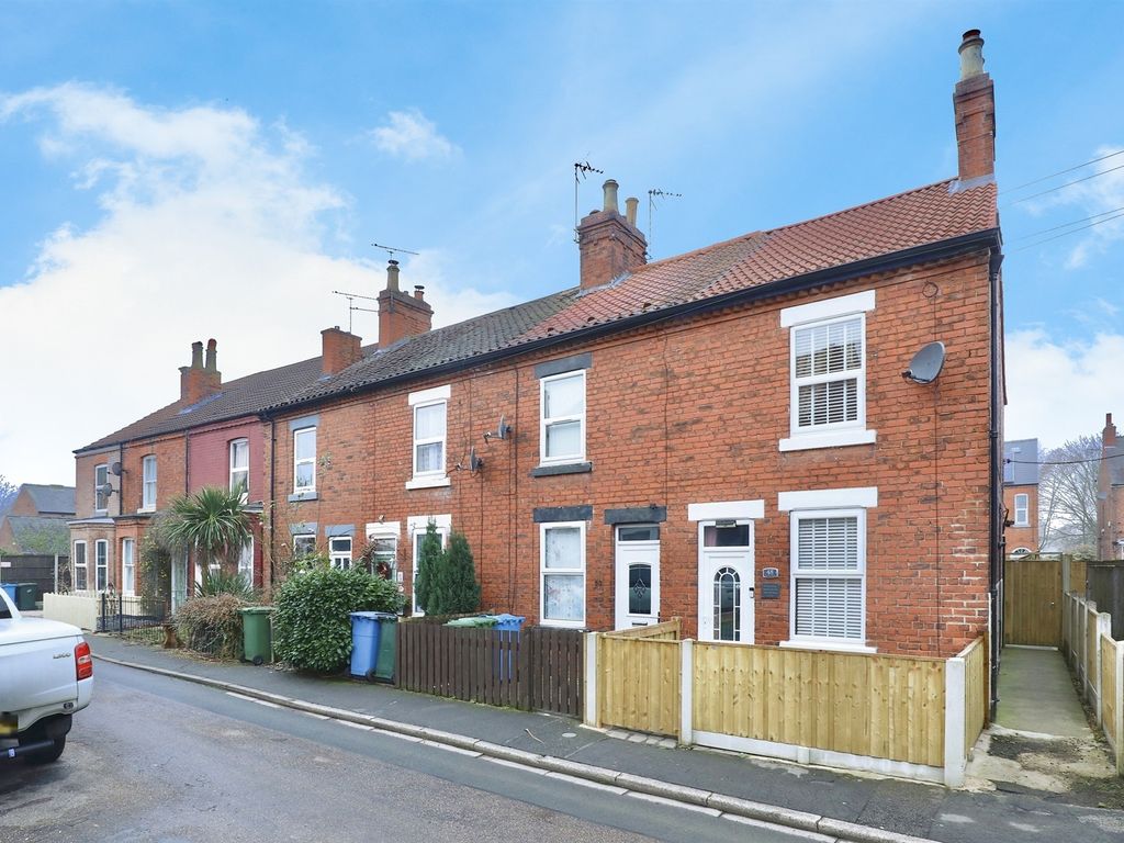 2 bed end terrace house for sale in Station Terrace, George Street, Retford DN22, £135,000 - Zoopla