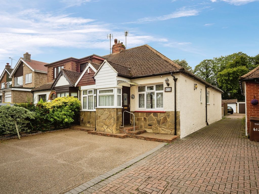 2 Bed Semi Detached Bungalow For Sale In Maidstone Road Rainham