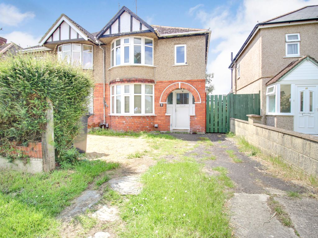 3 Bed Semi Detached House For Sale In Church Walk North Rodbourne