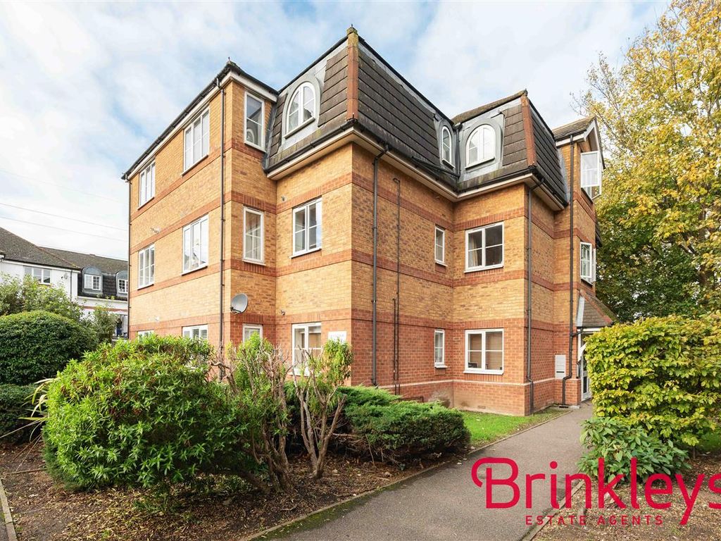 2 Bed Flat To Rent In Buckleigh House Chaucer Way Wimbledon Sw19 £