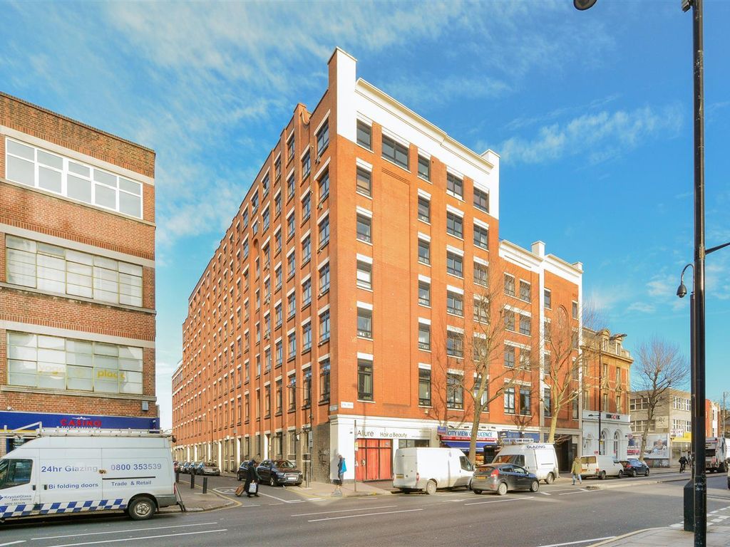 Studio for sale in City View House, Bethnal Green Road, London E2, £ ...