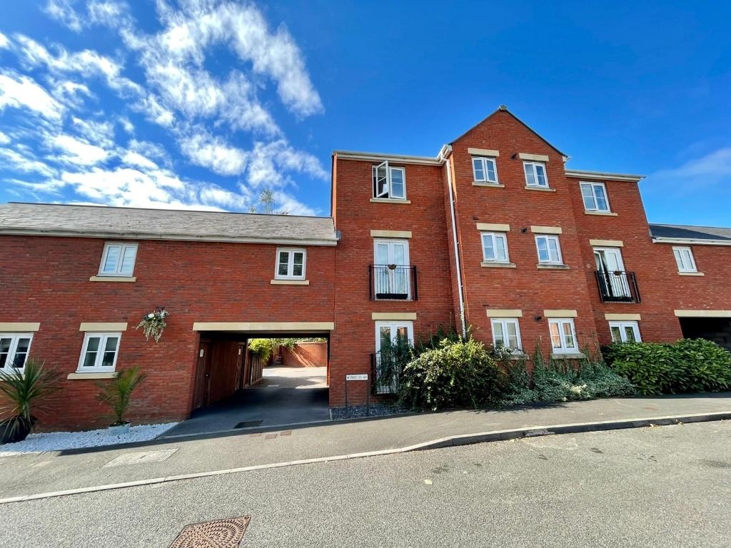 2 bed flat to rent in Russell Walk, Clyst Heath, Exeter EX2 - Zoopla