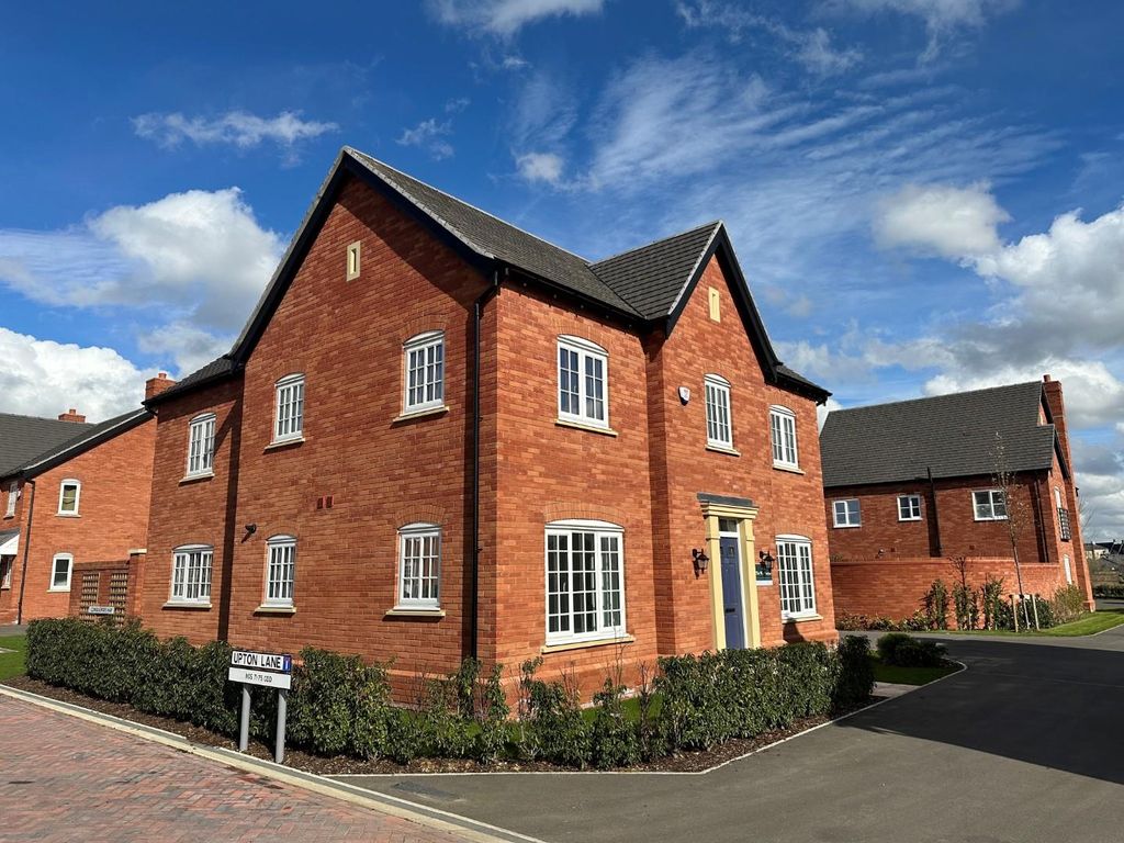 4 bed detached house for sale in High Street, Upton, Northampton NN5, £ ...