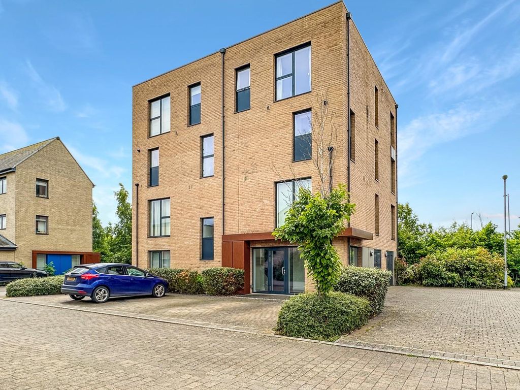 3 bed flat for sale in Beech Drive, Trumpington, Cambridge CB2, £ ...