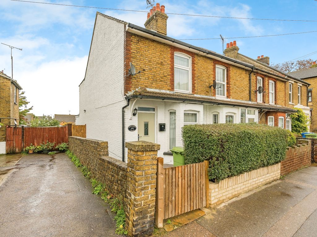 3 Bed End Terrace House For Sale In London Road Sittingbourne Me10 £