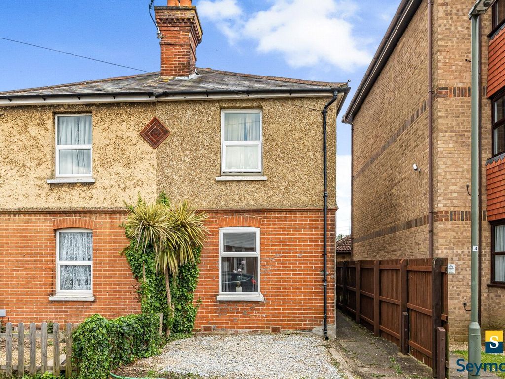 1 bed maisonette for sale in Guildford, Surrey GU1, £295,000 - Zoopla