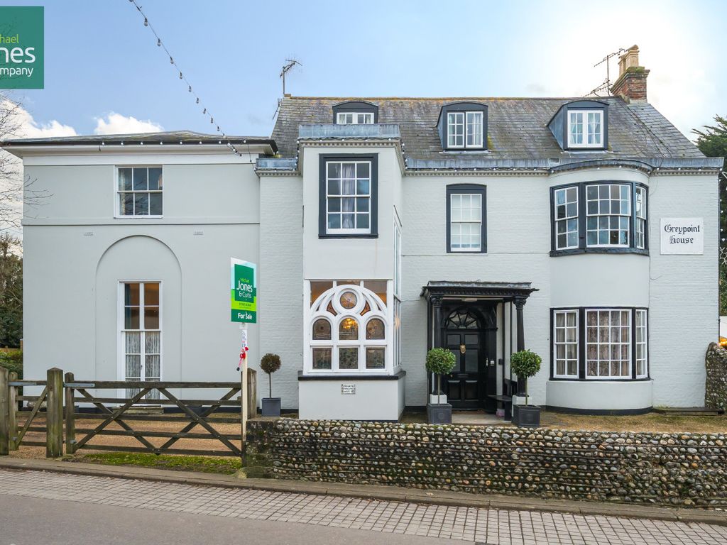 2 bed flat to rent in The Square, Findon, Worthing, West Sussex BN14, £ ...