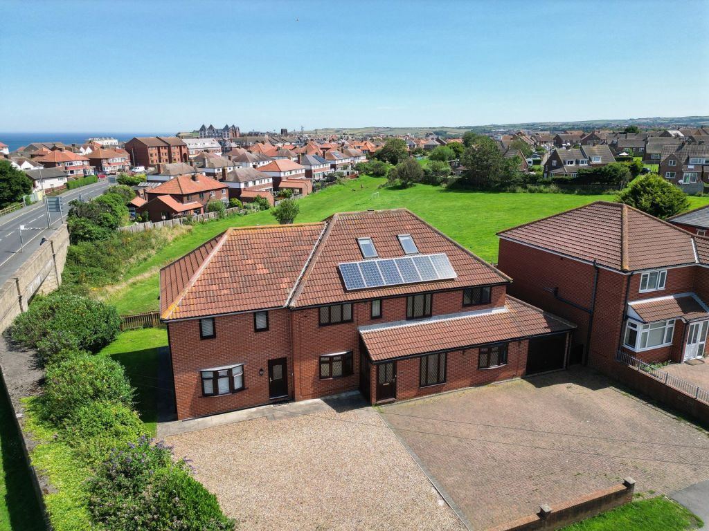 7 bed detached house for sale in Love Lane, Whitby YO21, £649,950 - Zoopla