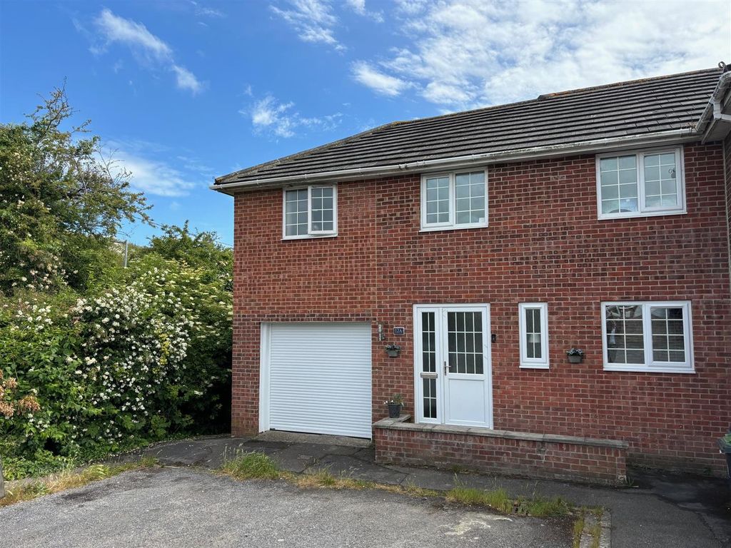 3 Bed End Terrace House For Sale In Regency Drive Weymouth Dt3 £