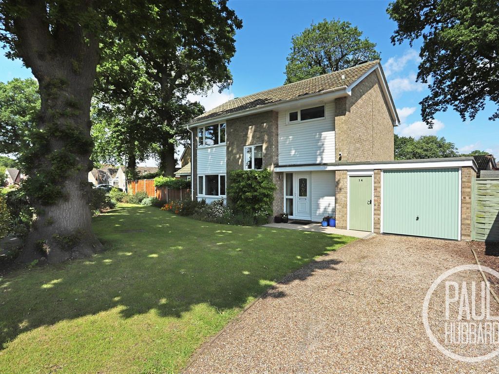 5 bed detached house for sale in Rembrandt Close, Gunton NR32, £375,000 ...