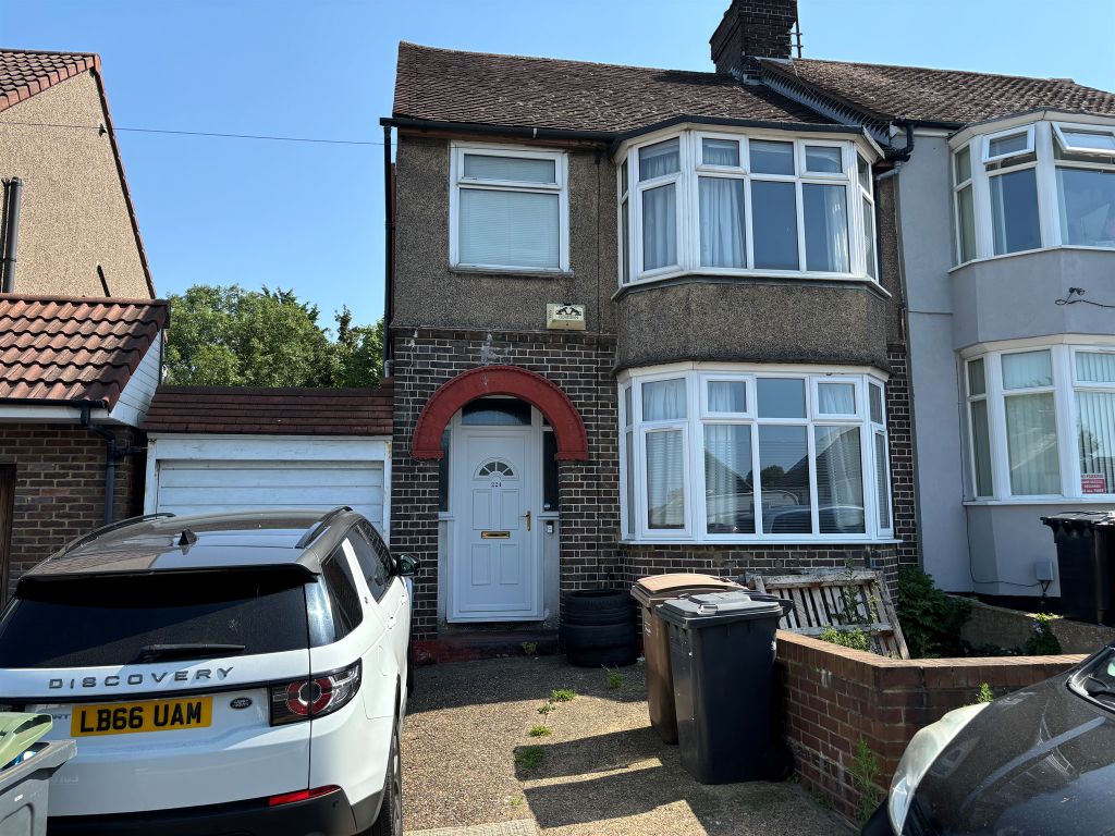 3 bed semi-detached house for sale in Beechwood Road, Leagrave, Luton ...
