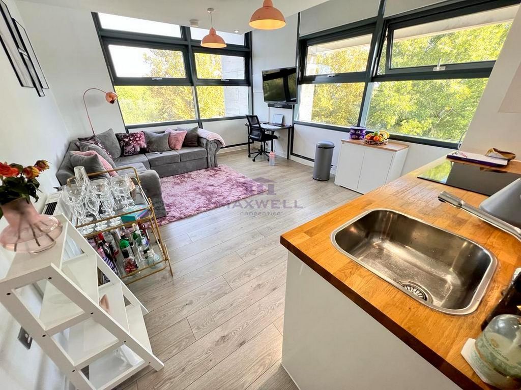 2 bed flat to rent in Edinburgh House, Edinburgh Gate, Harlow CM20, £ ...
