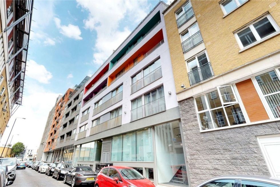2 bed flat to rent in Plumbers Row, London E1, £2,817 pcm - Zoopla
