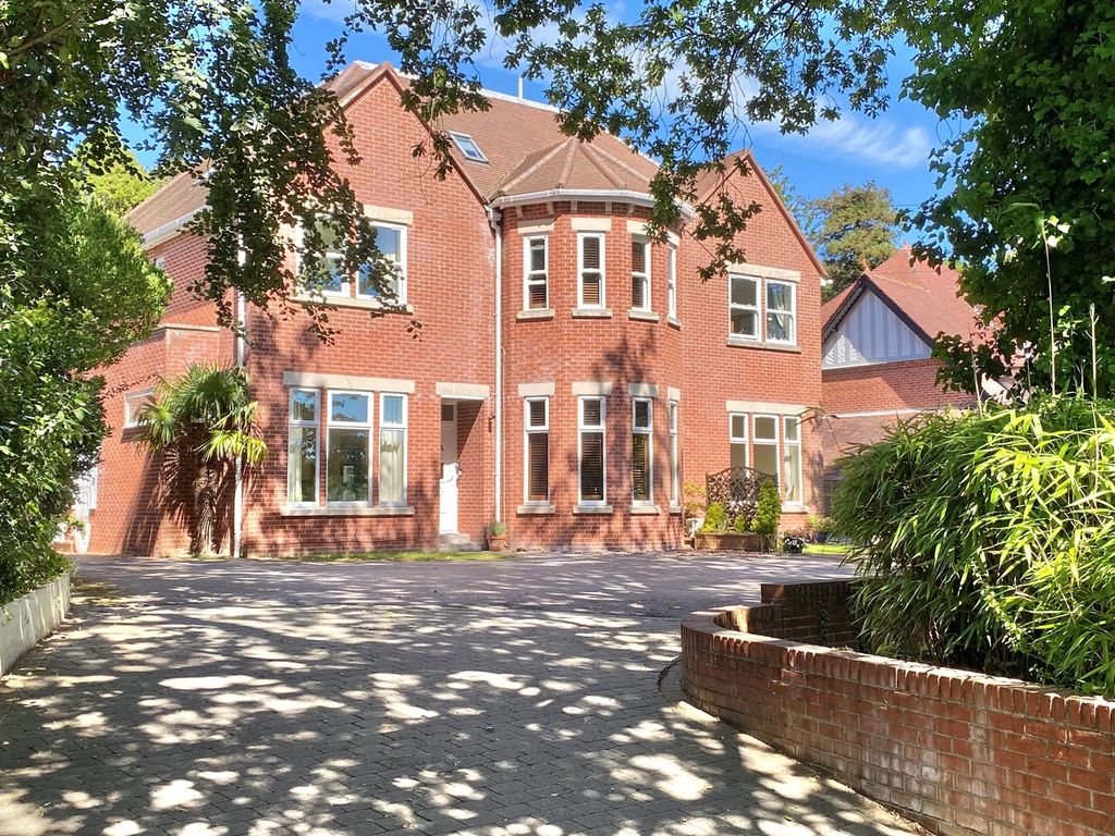 4 Bed Mews House For Sale In Glengariff Road Lower Parkstone Poole
