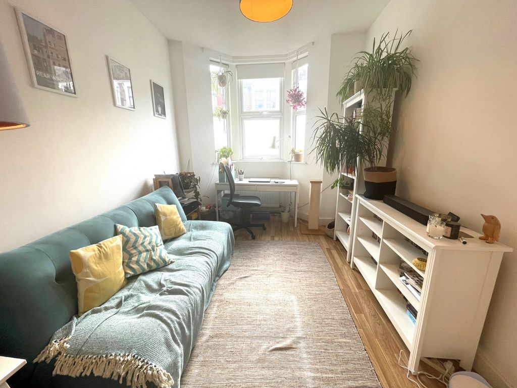 1 bed flat to rent in Glynn Road, Hackney E5, £1,450 pcm - Zoopla