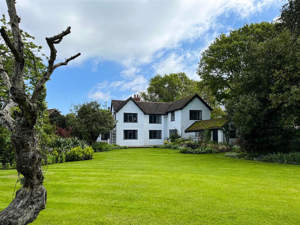 4 Bed Detached House For Sale In Goat House Lane Hazeleigh Chelmsford