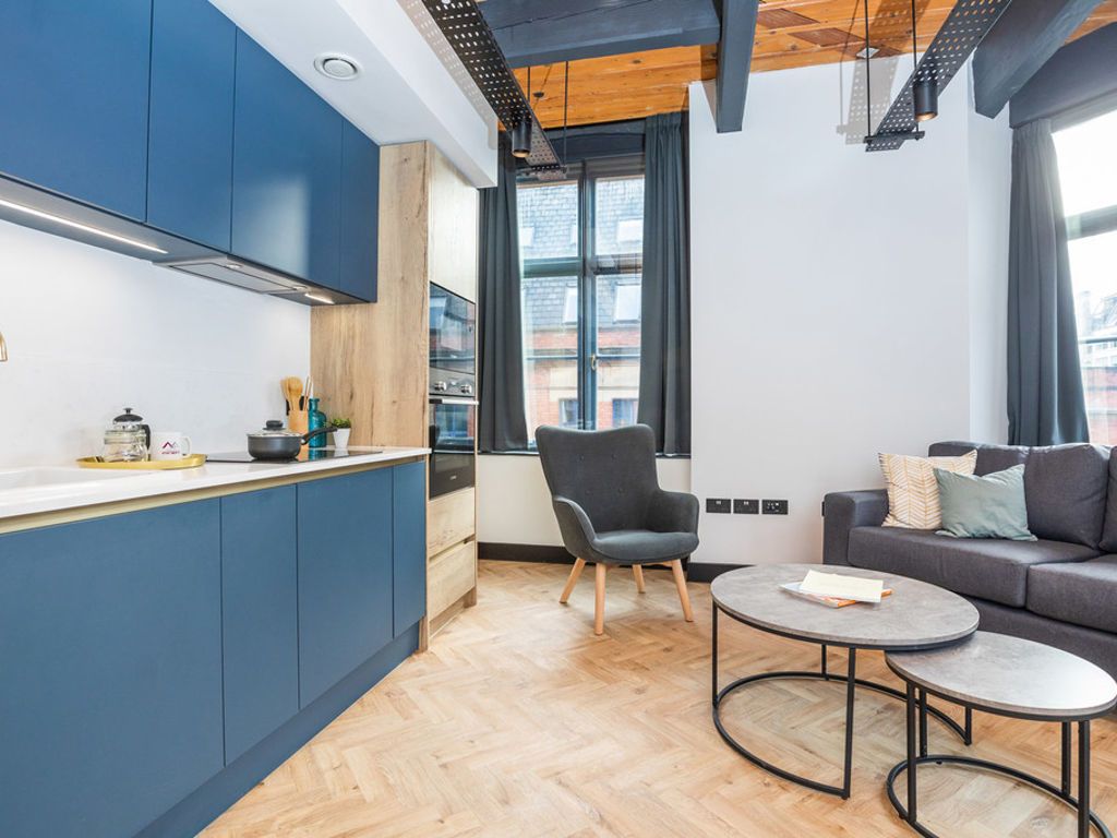 3 bed flat to rent in Waterloo Street, Manchester M1, £2,106 pcm - Zoopla