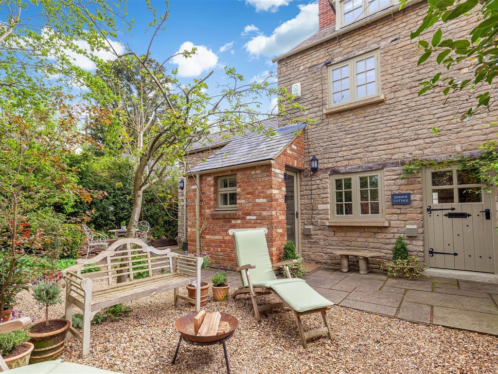 3 bed cottage for sale in Main Road, Alvescot, Bampton OX18, £435,000 ...