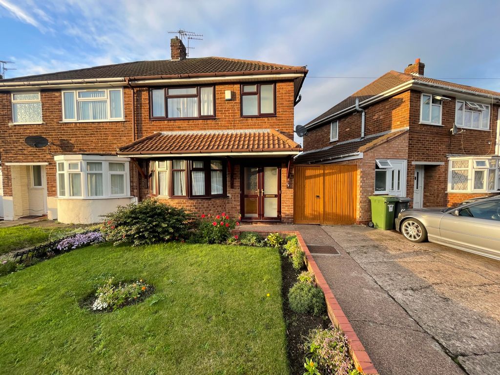3 bed semi-detached house to rent in Waddens Brook Lane, Wolverhampton ...