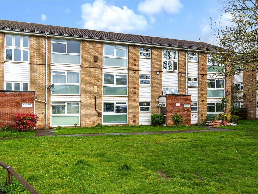 2 bed flat for sale in Hope Park, Bromley BR1, £270,000 - Zoopla