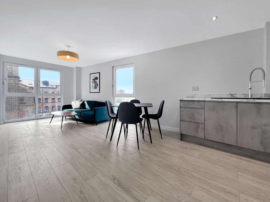 2 bed flat to rent in Block E, Victoria Riverside, Leeds City Centre ...