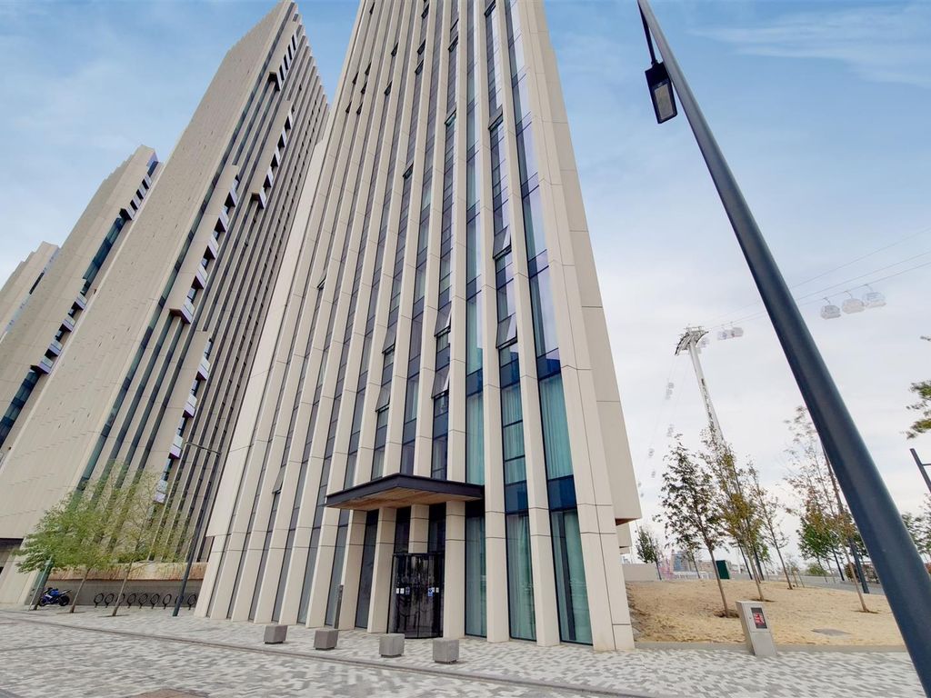 1 bed flat to rent in 10 Cutter Lane, London SE10, £2,340 pcm - Zoopla