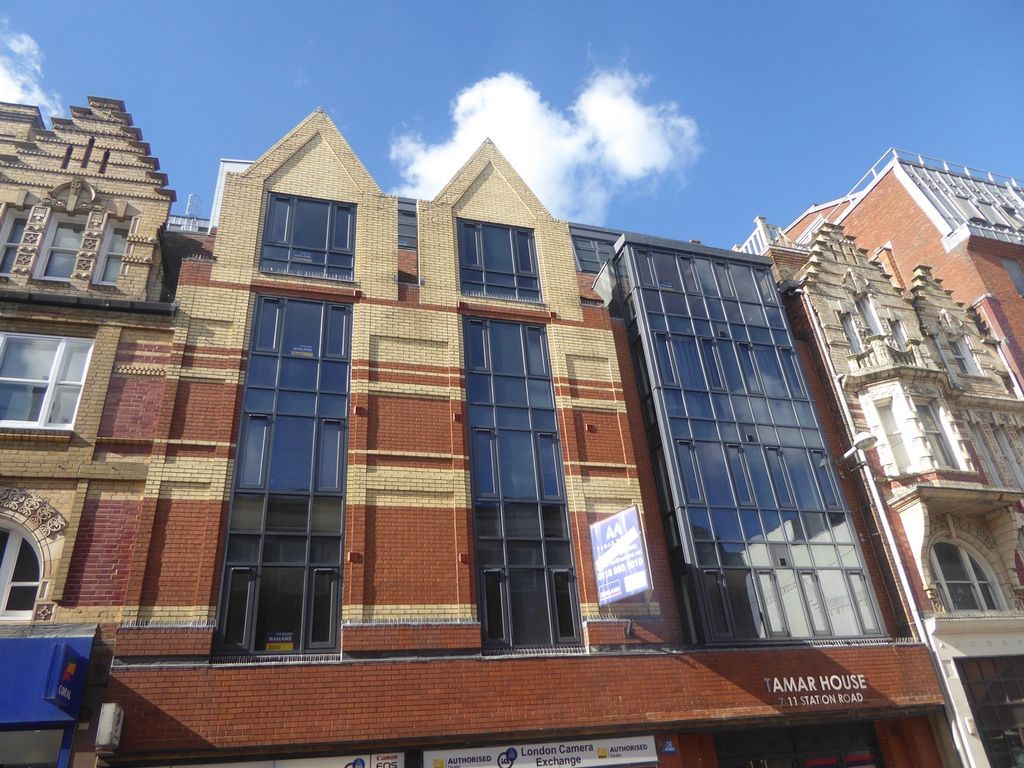 1 bed flat to rent in Tamar House, Reading RG1, £1,350 pcm - Zoopla