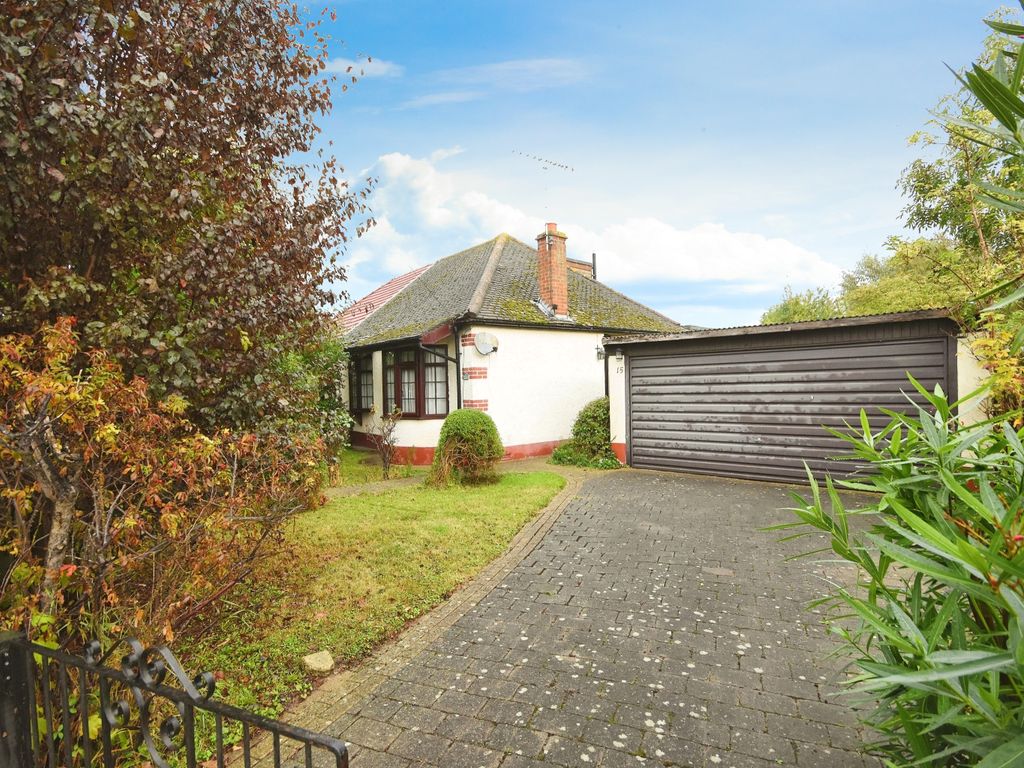 2 bed bungalow for sale in Woodham Road, Benfleet, Essex SS7, £335,000 ...