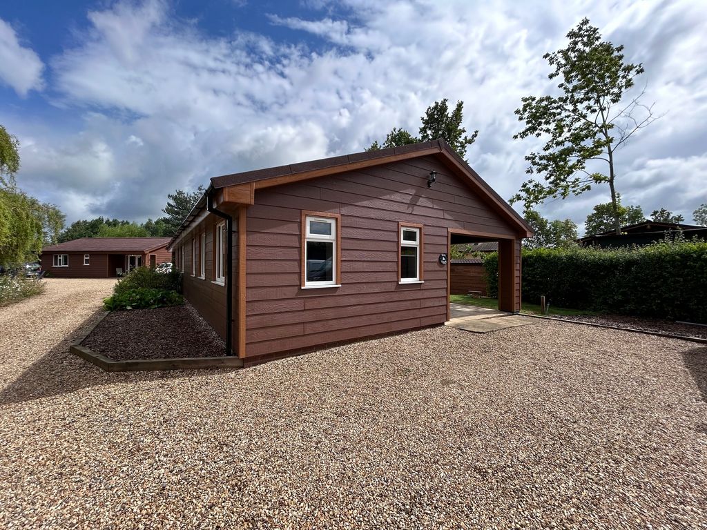 1 bed lodge to rent in Cliff Lane, Marston, Grantham NG32, £850 pcm ...