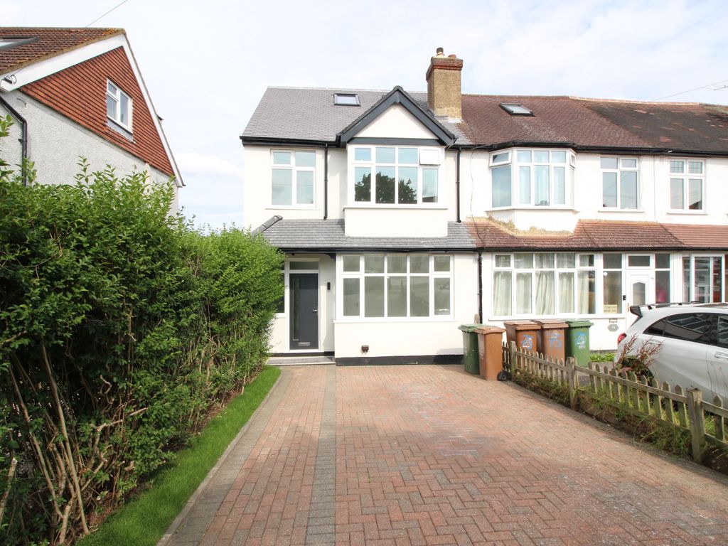 4 Bed Semi Detached House For Sale In Bridgewood Road Worcester Park
