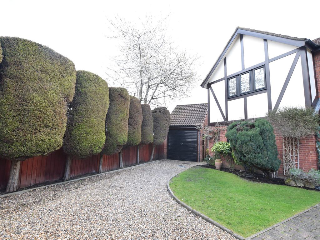 3 Bed End Terrace House For Sale In Randolph Grove Chadwell Heath Rm6