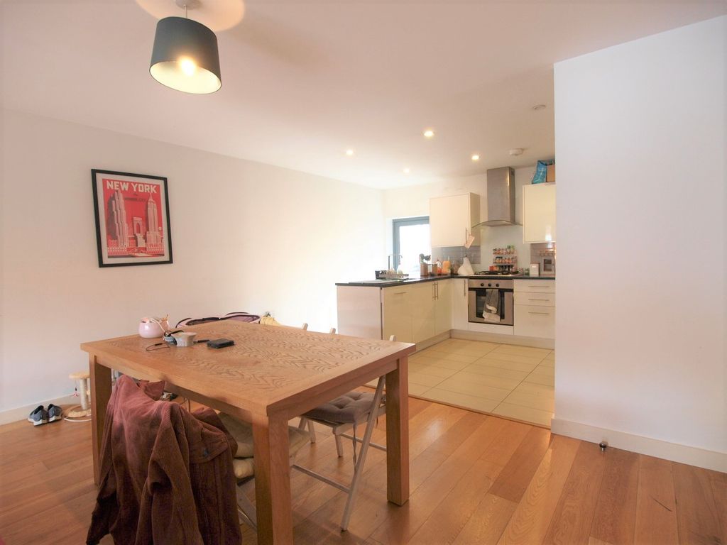 3 bed flat to rent in Fiesta House, Seven Sisters Road, Finsbury Park ...