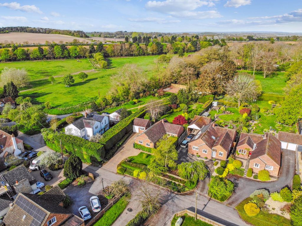 3 bed detached house for sale in Lower Road, Postcombe OX9, £600,000 ...