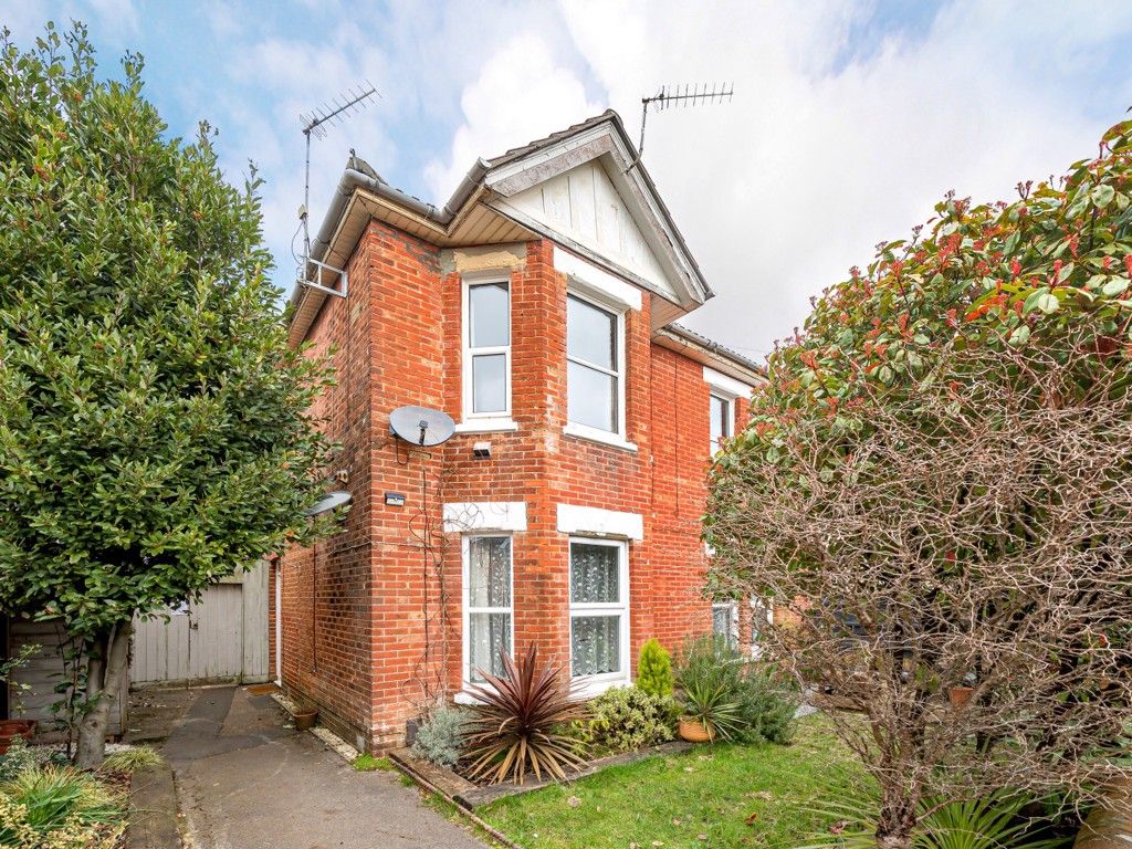 2 bed flat for sale in Gerald Road, Winton, Bournemouth BH3 - Zoopla