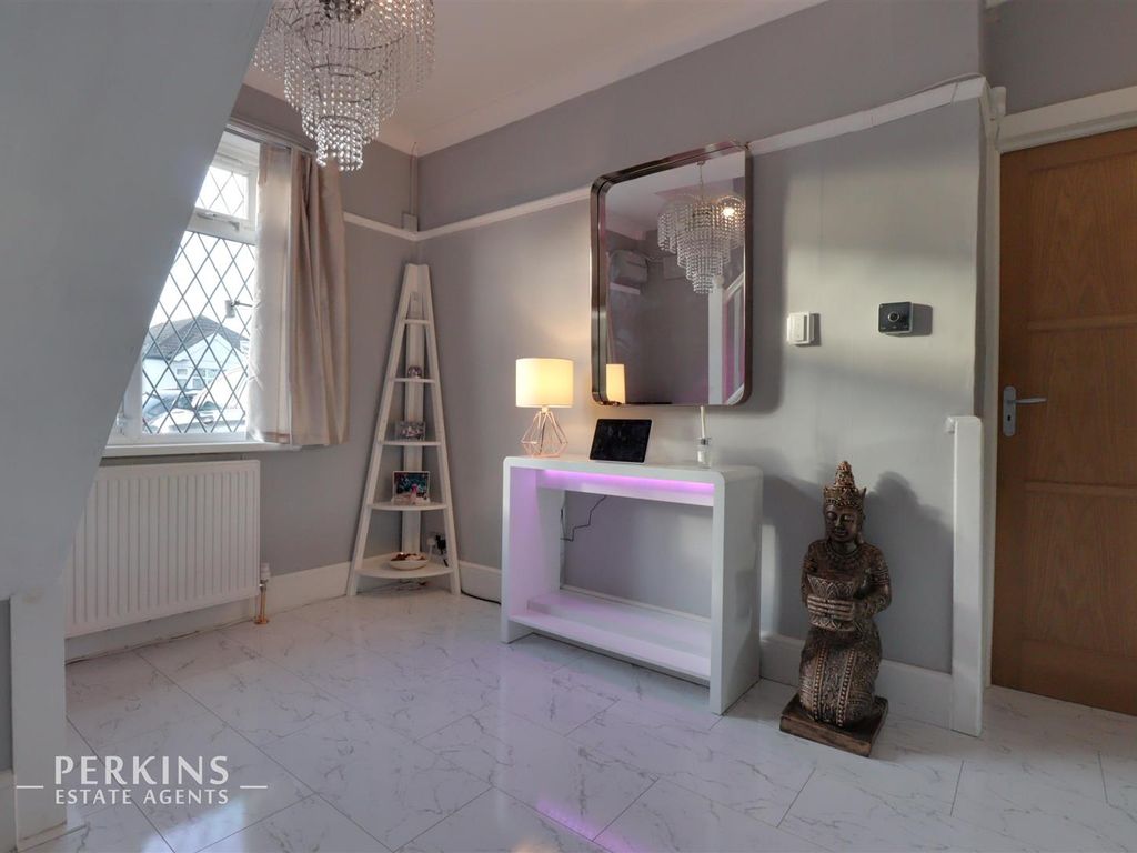 4 bed semi-detached bungalow for sale in Marnham Crescent, Greenford ...