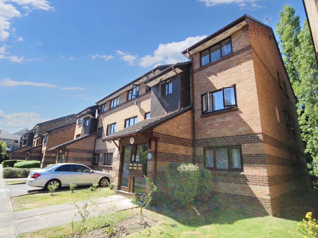 2 bed flat for sale in Harp Island Close, Neasden, London NW10, £ ...