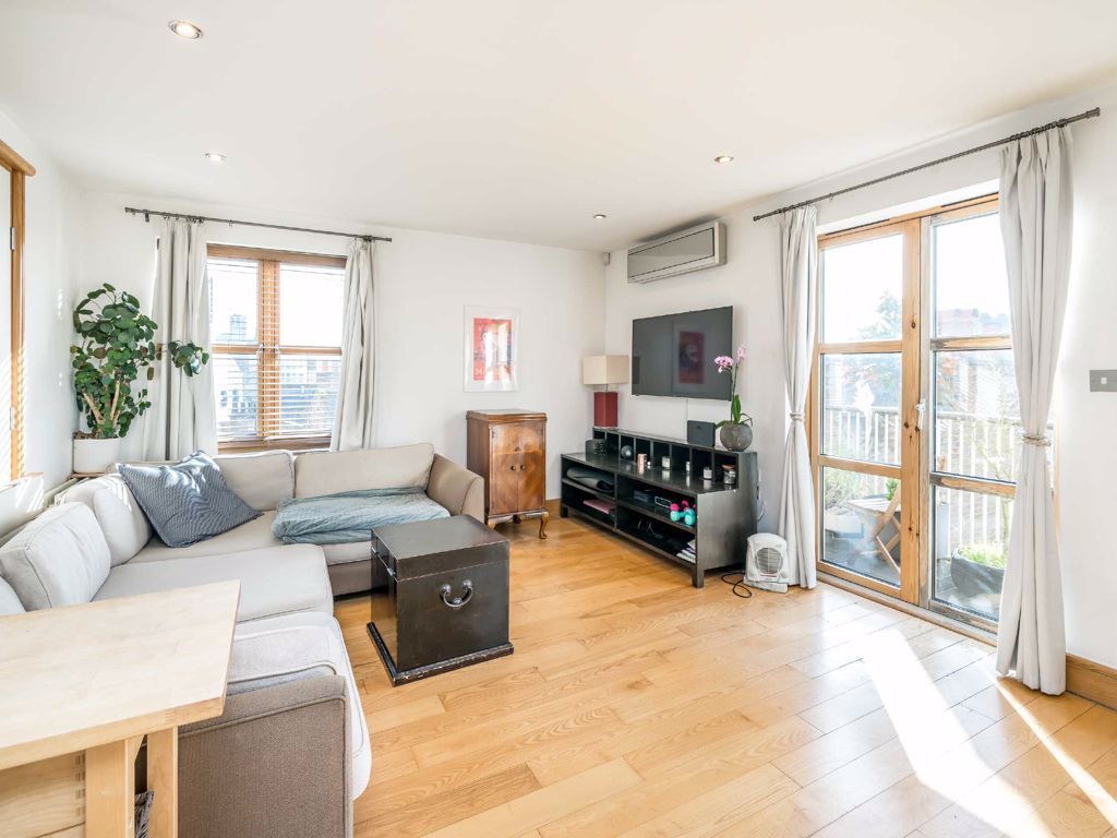 2 bed flat for sale in Farm Lane, London SW6 - Zoopla