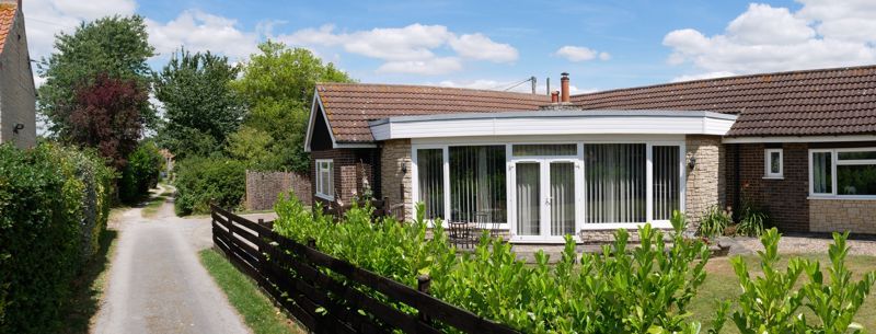 4 bed detached bungalow for sale in Bridge Lane, Scopwick, Lincoln LN4 ...