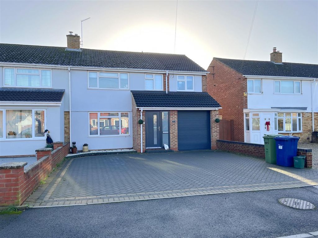 4 bed semi-detached house for sale in Bramley Road, Mitton, Tewkesbury ...