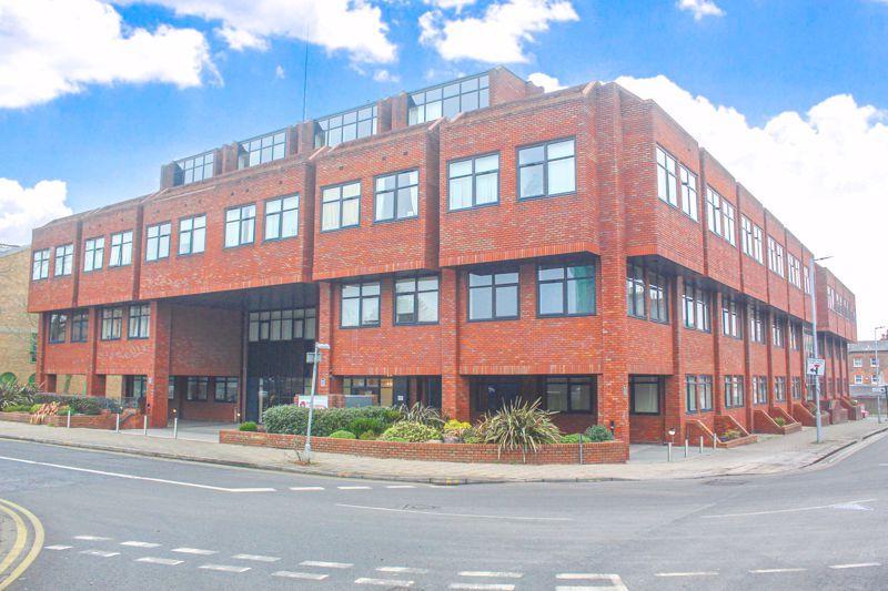 1 bed flat to rent in Flowers Way, Luton LU1 - Zoopla