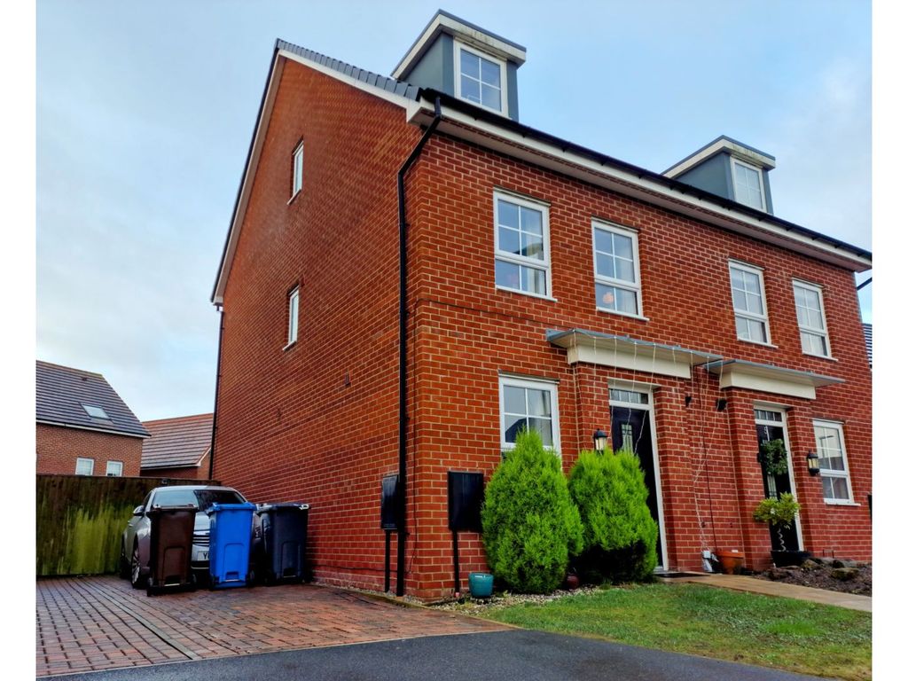 4 bed semi-detached house for sale in Spitfire Drive, Preston PR4, £ ...