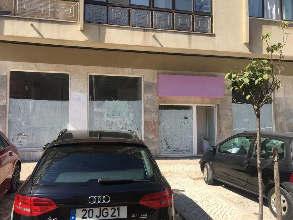 Retail Premises For Sale In Barreiro Alto Do Seixalinho Santo André E