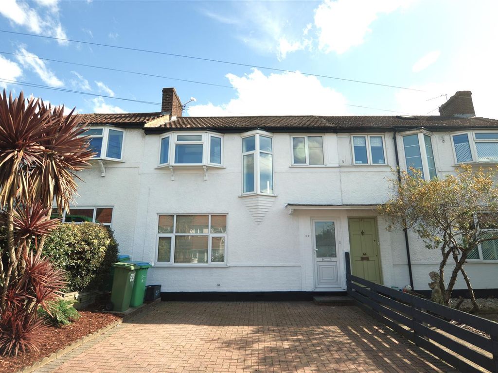 3 Bed Property For Sale In Warren Road Whitton Twickenham Tw2 £
