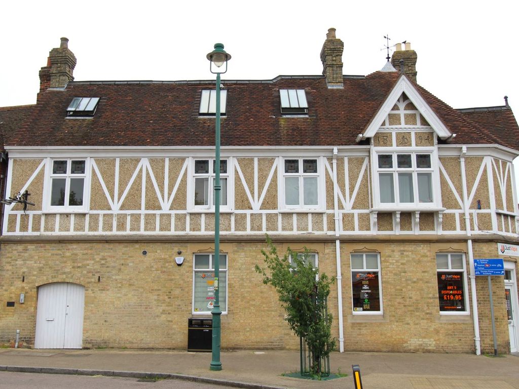 1 bed flat for sale in High Street, Sandy SG19, £124,950 - Zoopla