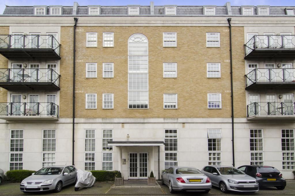 2 bed flat to rent in Hanover Place, Bow, London E3, £2,000 pcm - Zoopla
