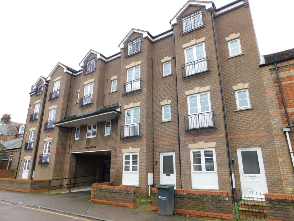 1 bed flat to rent in Kingswood Court, Grove Road, Luton LU1, £1,000 ...