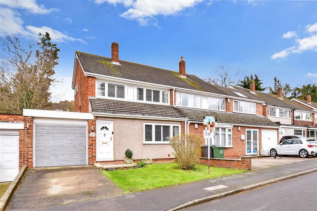 3 Bed Semi Detached House For Sale In Drudgeon Way Bean Dartford