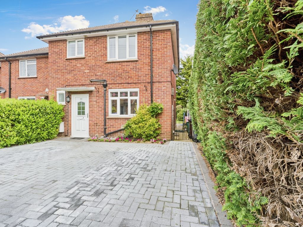 3 Bed Semi Detached House For Sale In Grange Road New Haw Surrey Kt15