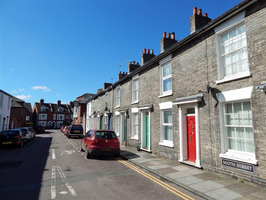 2 bed terraced house to rent in South Street, Salisbury SP2, £1,000 pcm - Zoopla
