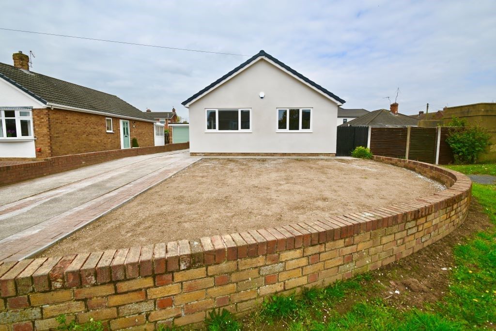 3 bed bungalow for sale in Wroot Road, Finningley, Doncaster DN9 - Zoopla